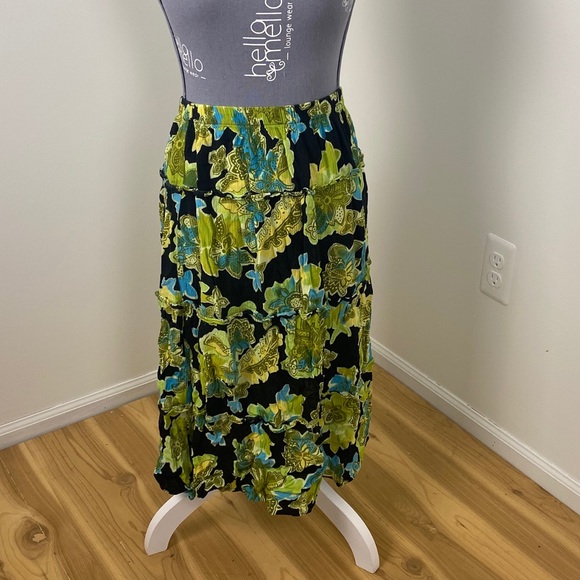 joanna | Skirts | Joanna Green Floral Butterfly Print Elastic Skirt ...